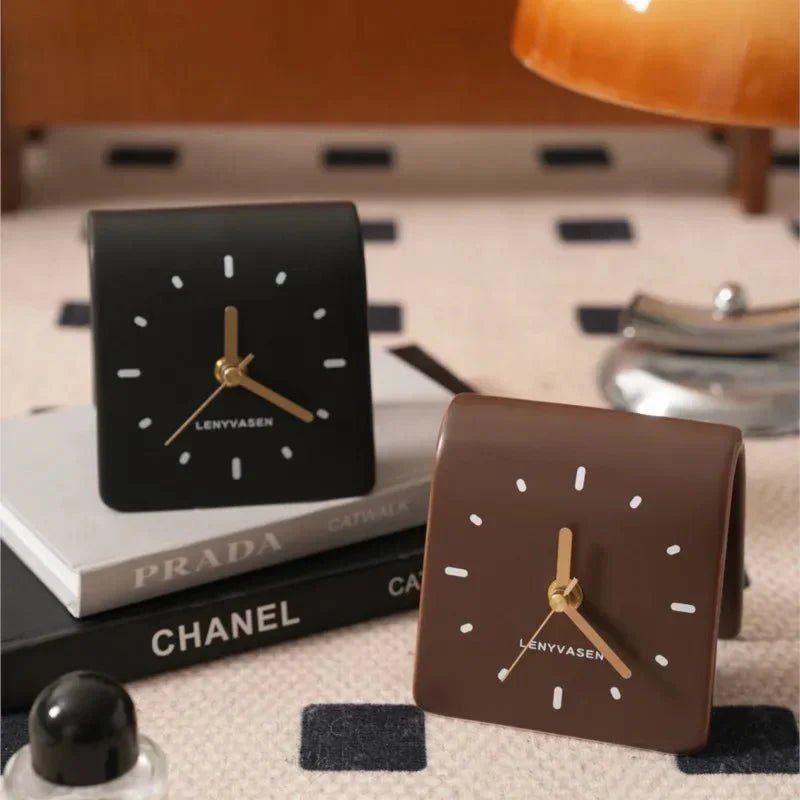 Hom & Ember – Elegant Mini Ceramic Desk Clock for a Serene Ambiance